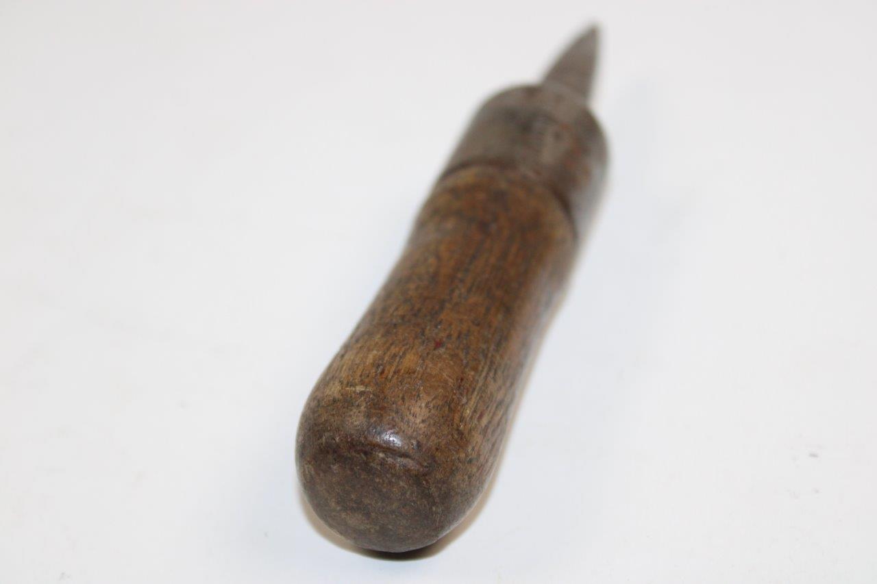 Lot Detail - Robert Simpson & Son Shop Used Type of Hand Awl